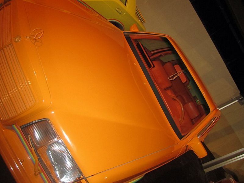 بالصور: لماذا يلقّب سمو الشيخ حمد بن حمدان النهيان بالRainbow Sheikh؟