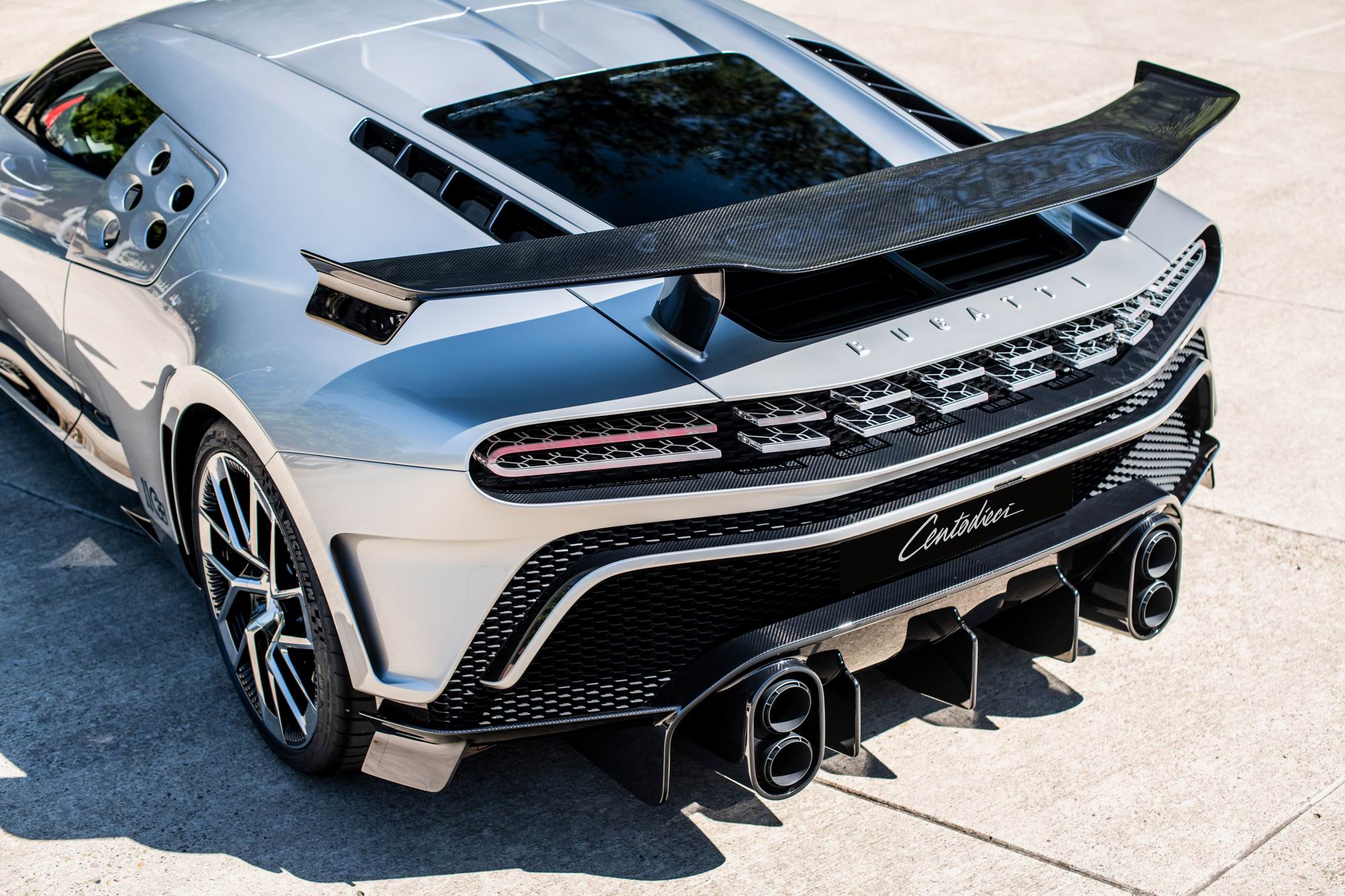 Bugatti Centodieci: Inspired by the legendary EB110 Supersport