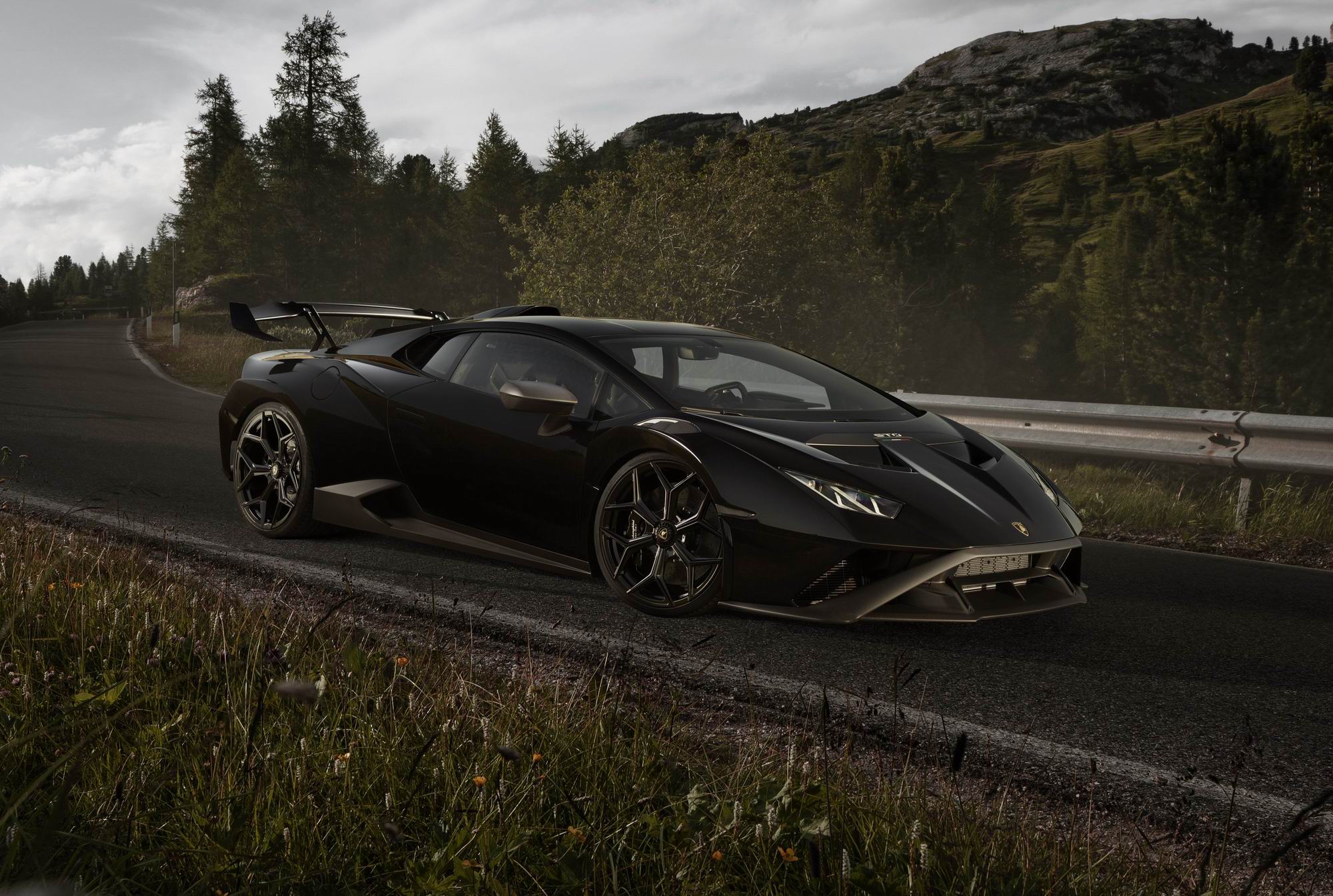 NOVITEC Lamborghini Huracan STO Unveiled with Lots of Carbon